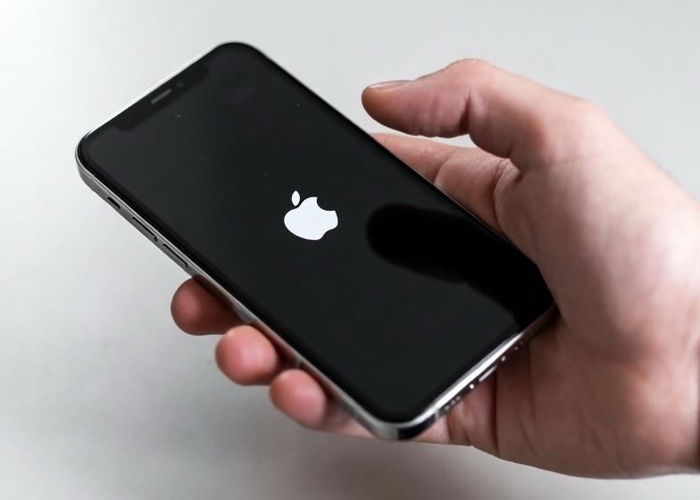 iPhone Frozen? How to Force Restart Quickly (All Models Guide) - Doolly