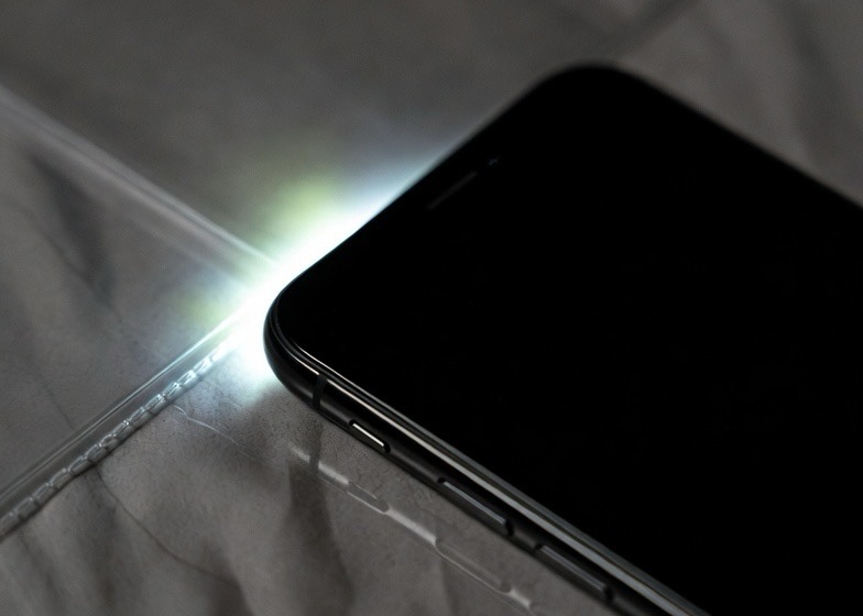 Can a Phone LED Hot Flashlight Burn Plastic or Clothes Now?! - Doolly